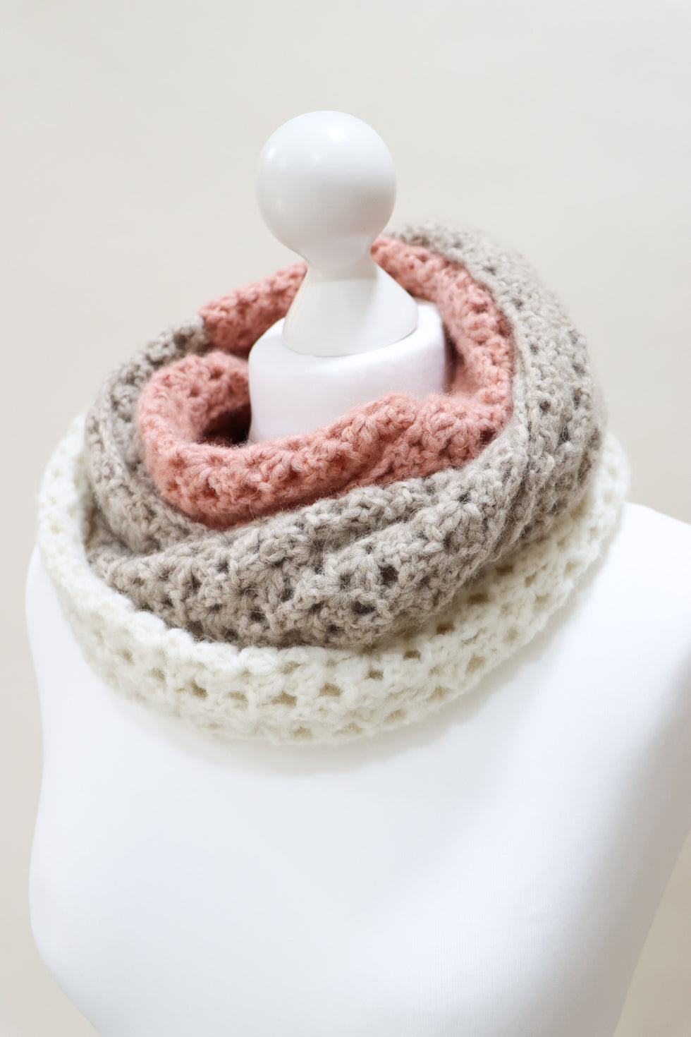 Dahlia Infinty Scarf – Bella Coco Crochet